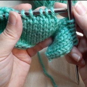 How to Decrease on a Purl Row in Knitting – TONIA KNITS